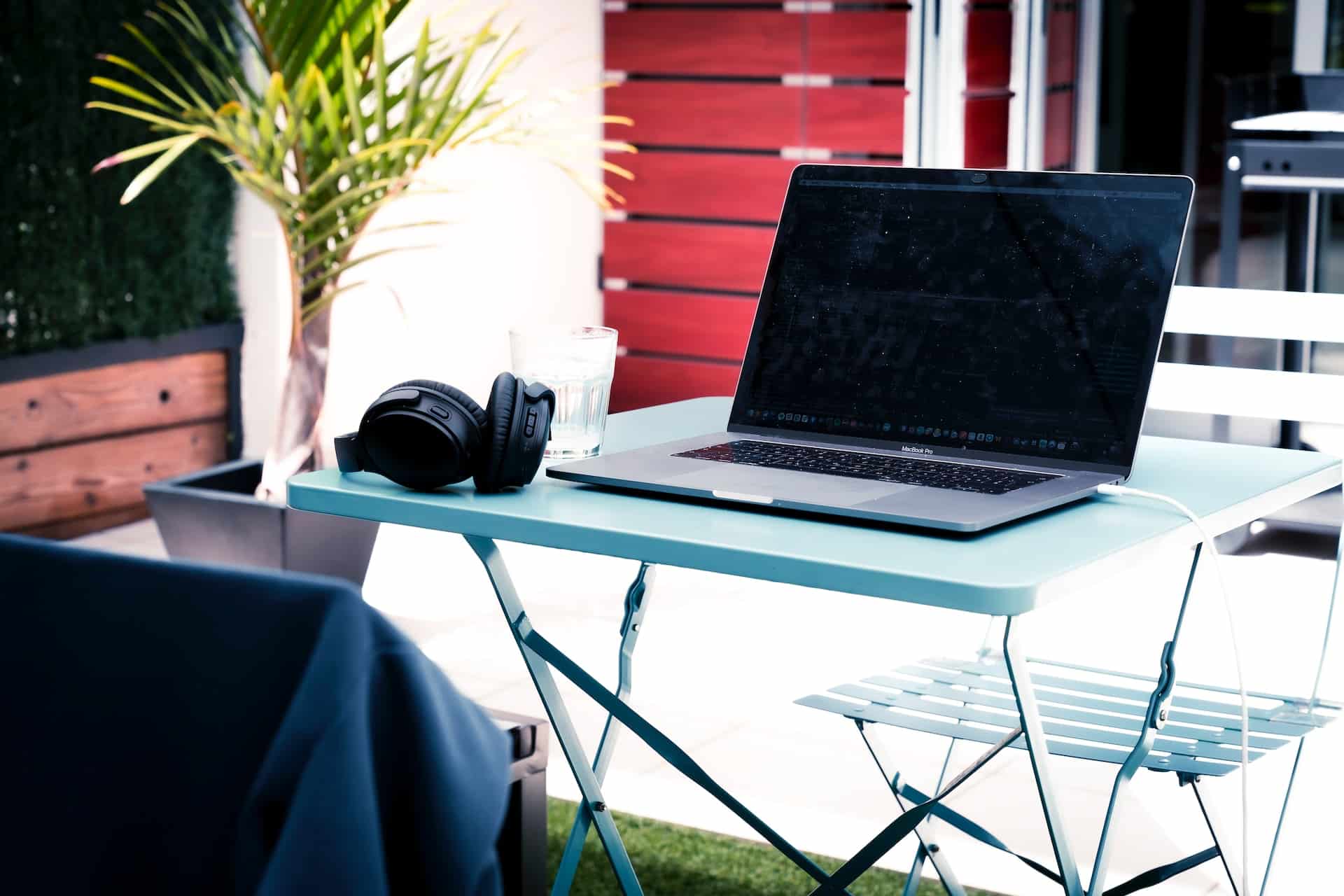 Patio Furniture and Design for Creating an Outdoor Office