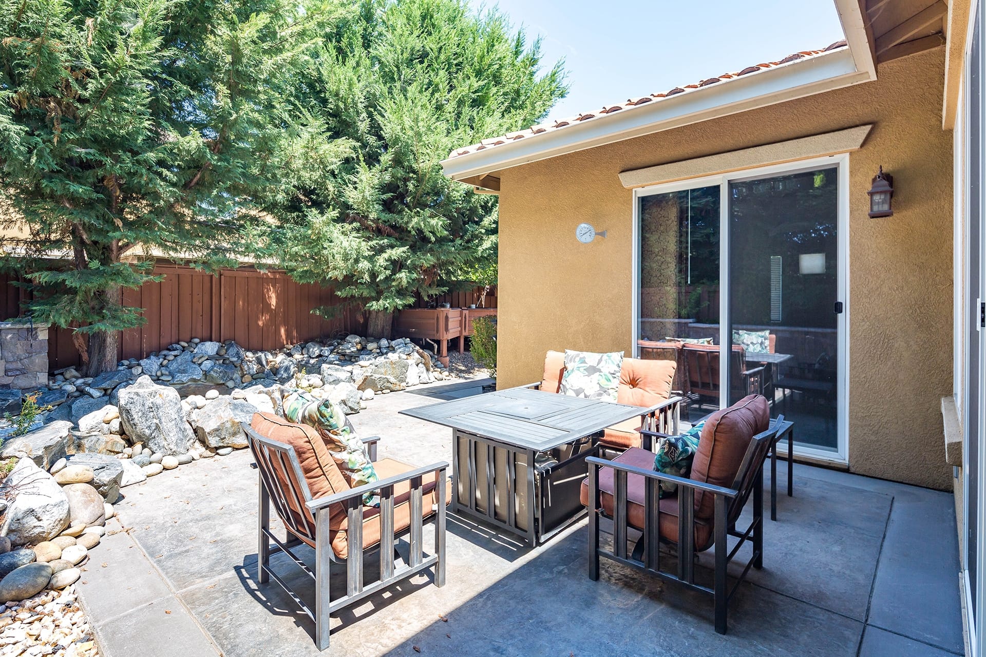 “How to Maintain Outdoor Furniture in Florida’s Humid...